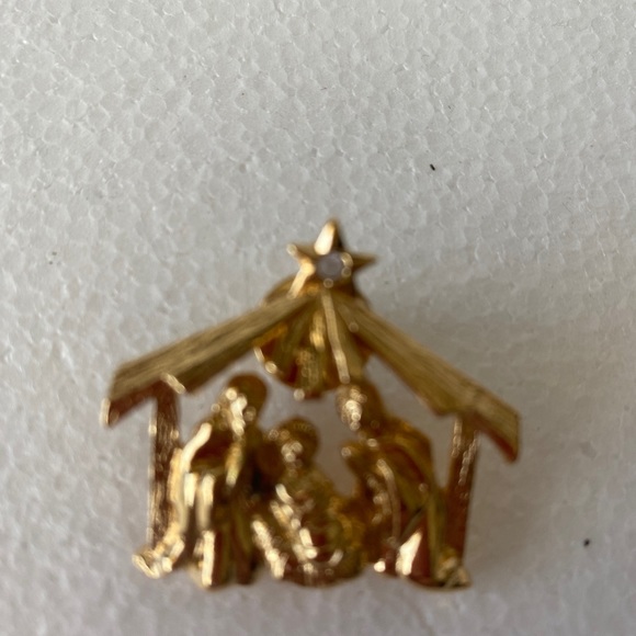 Avon | Jewelry | Vintage Avon Nativity Lapel Tac Pin New | Poshmark